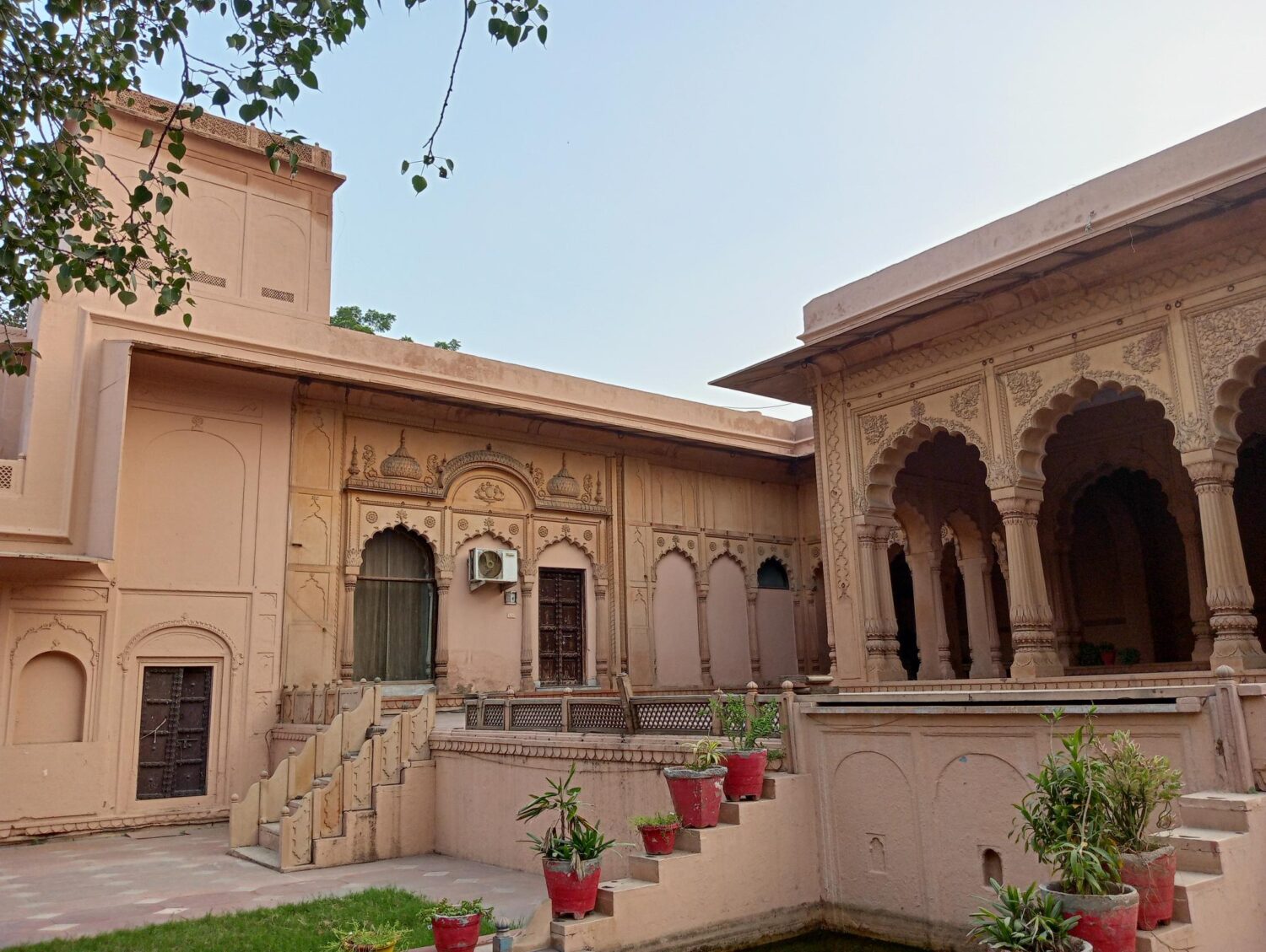 Oozing Royalty: Nahar Singh Mahal an obscure jewel in Faridabad - The ...
