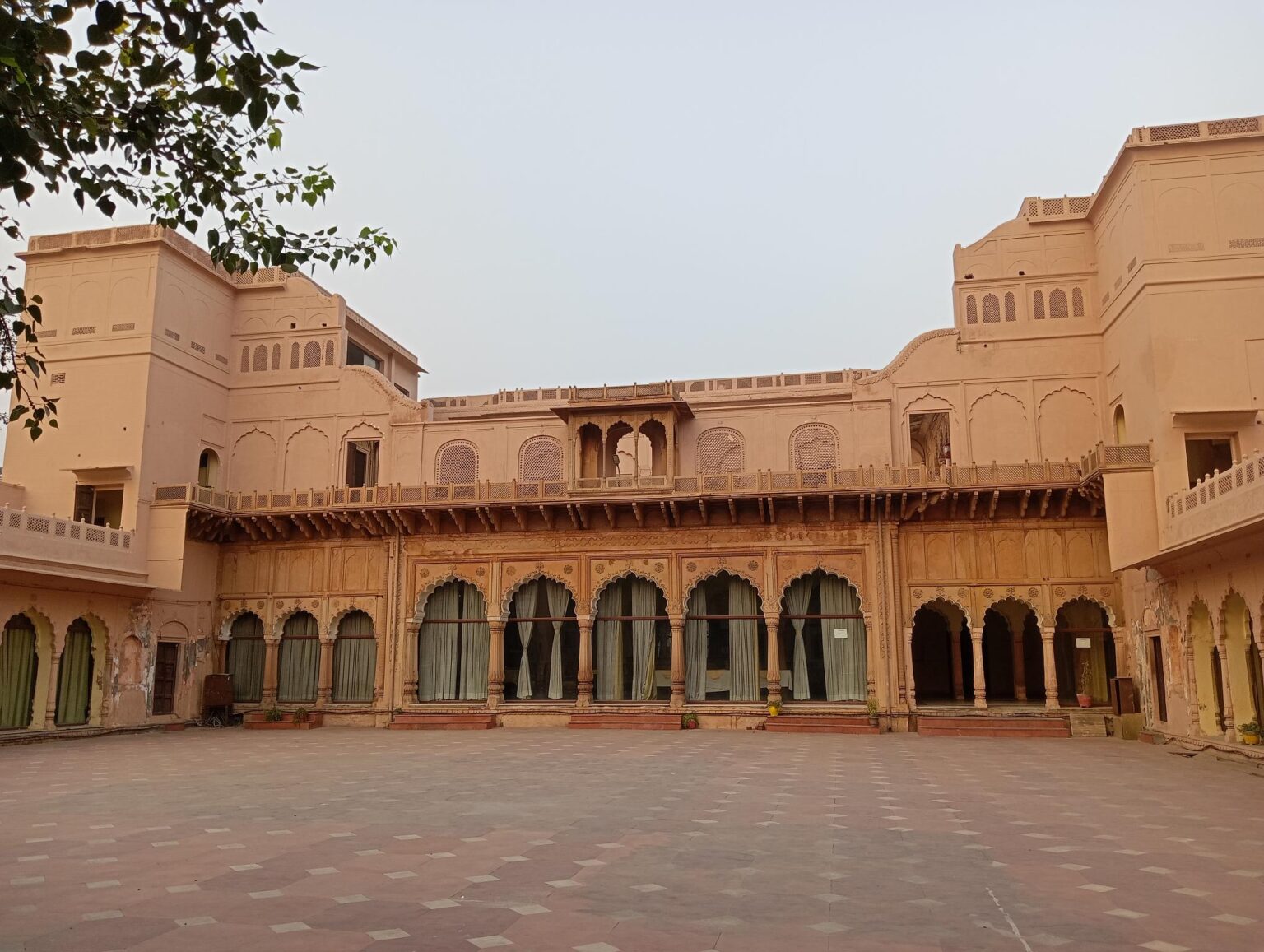 Oozing Royalty: Nahar Singh Mahal an obscure jewel in Faridabad - The ...